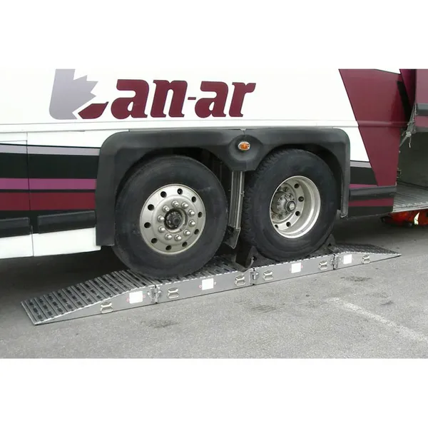 HD Ramps Portable Aluminum Bus Service Stands | Cargo Equipment