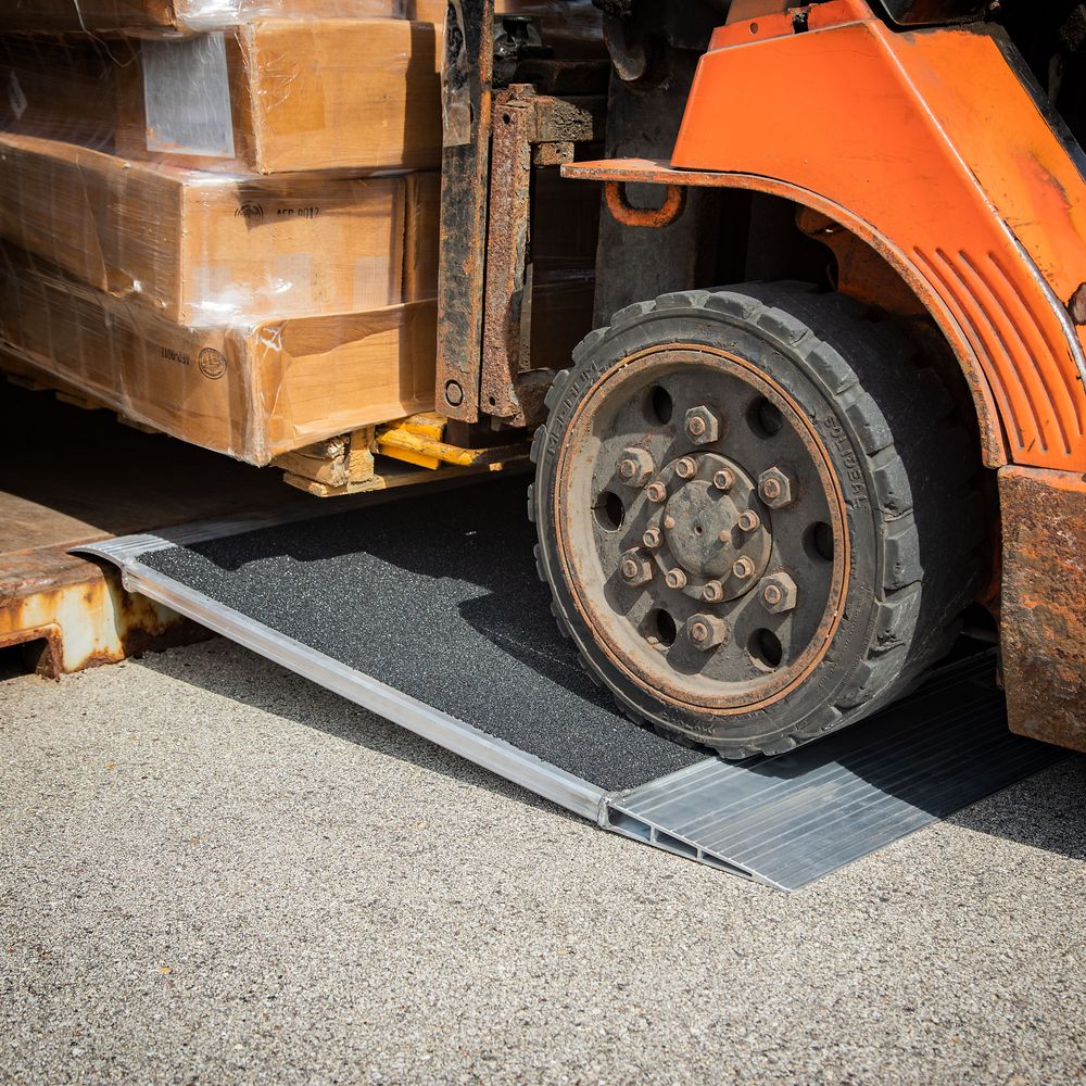 HD Ramps Grit-Coat Aluminum Shipping Container Ramps - 8,000 lb. Cap ...